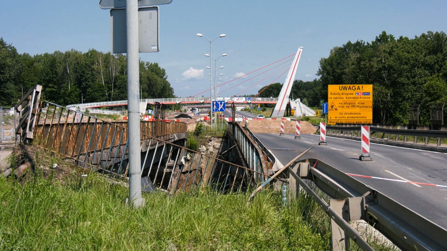 Katowice: Osunięcie ziemi i zamknięty wiadukt na DK 86 skomplikuje życie kierowcom na kilka ...